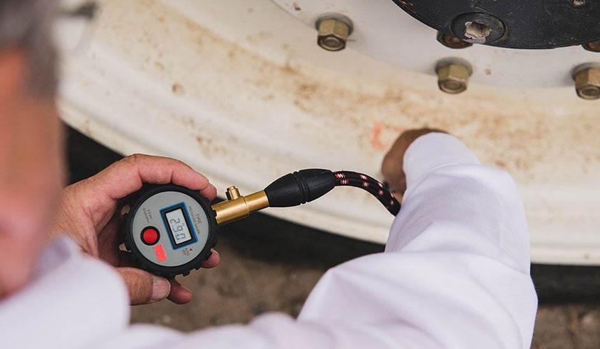 How to choose the right pressure for my tractor tyres?